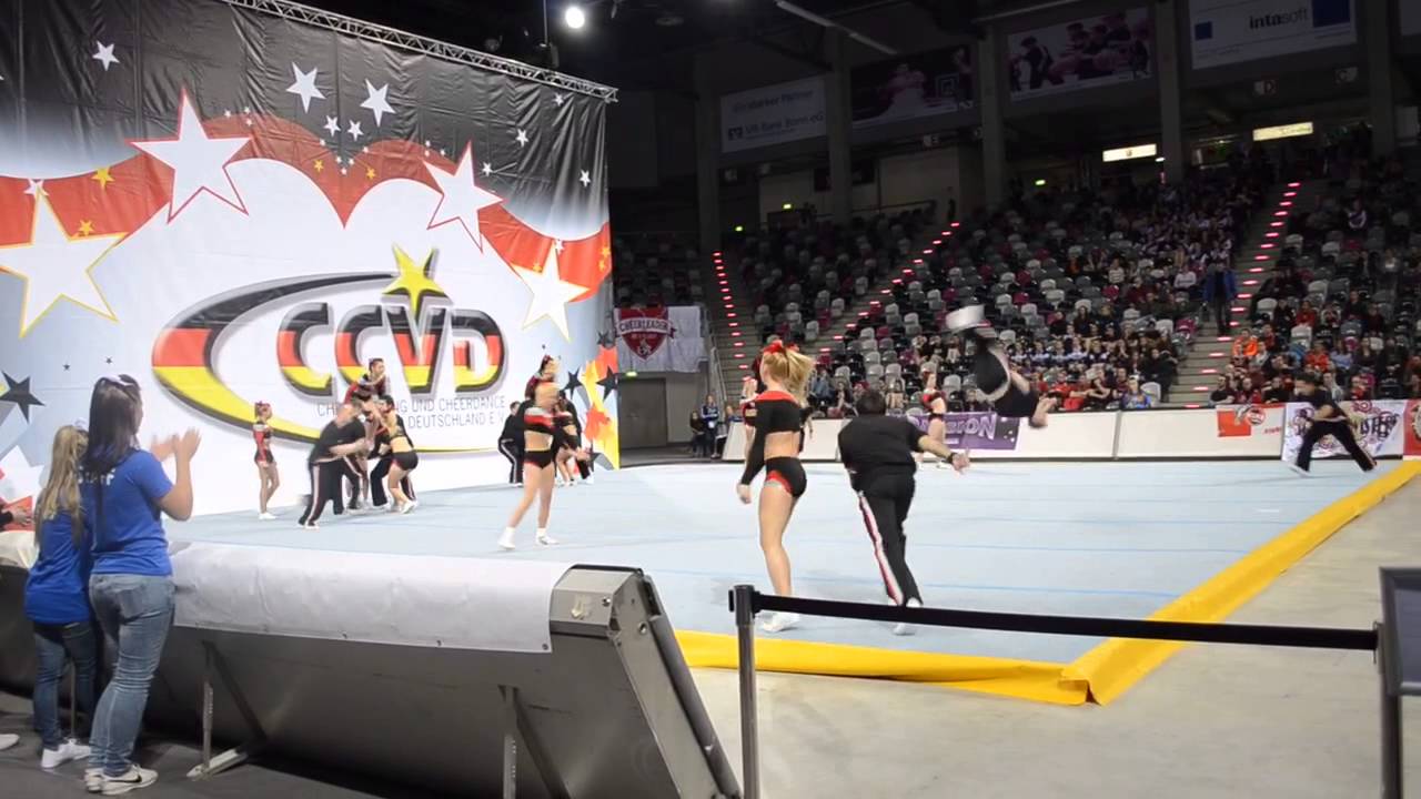 Street Cheer RM 2013 - YouTube