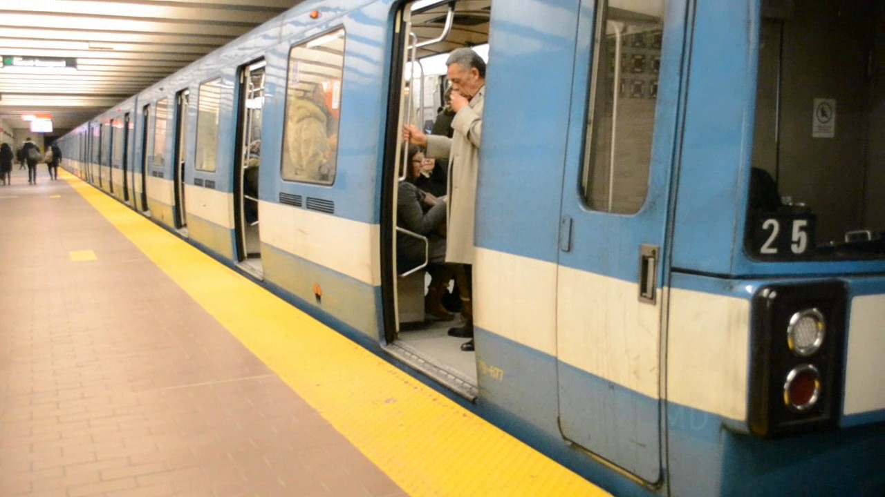 Montreal Metro - MR-73 on the Green Line - Station: Atwater - YouTube