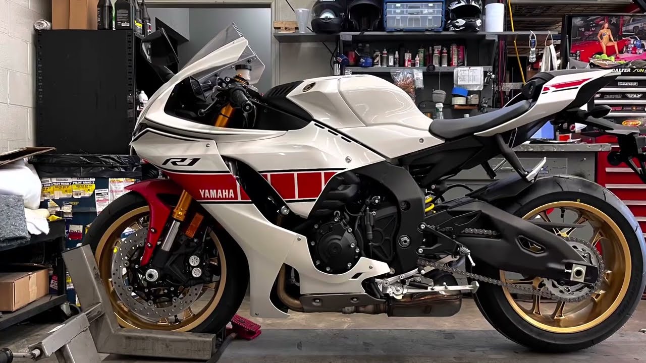 2022 Yamaha R1 Anniversary Edition! - YouTube