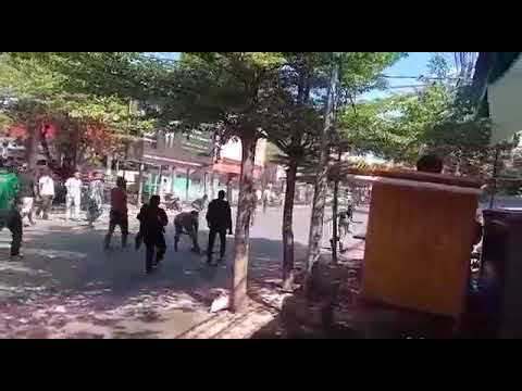 KERUSUAN TERJADI DI MAKASAR ORMAS DAN MAHASISWA PAPUA.