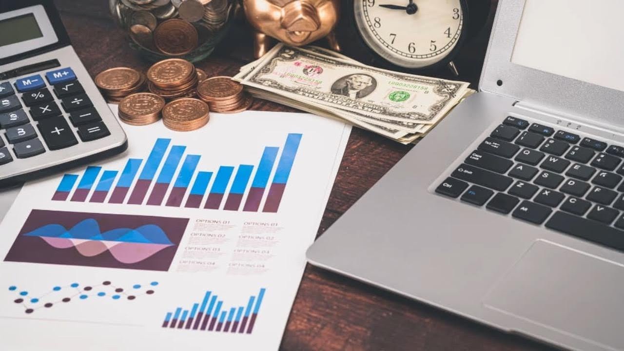 Mastering Your Finances: Budgeting for Short-Term and Long-Term Goals ...