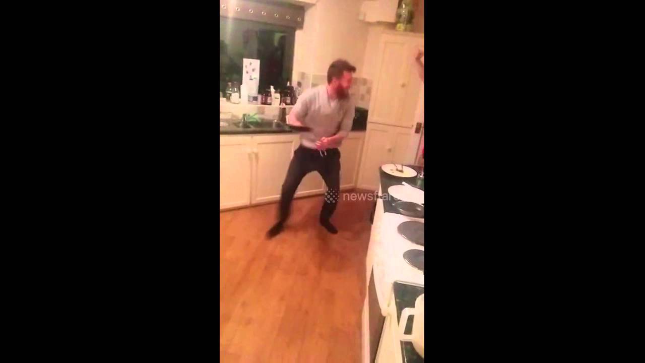 Pancake toss drop and roll (and catch!) - YouTube