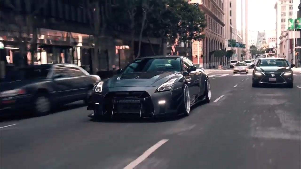 BASS BOOSTED: Nissan GT-R R35 BURNOUT - YouTube