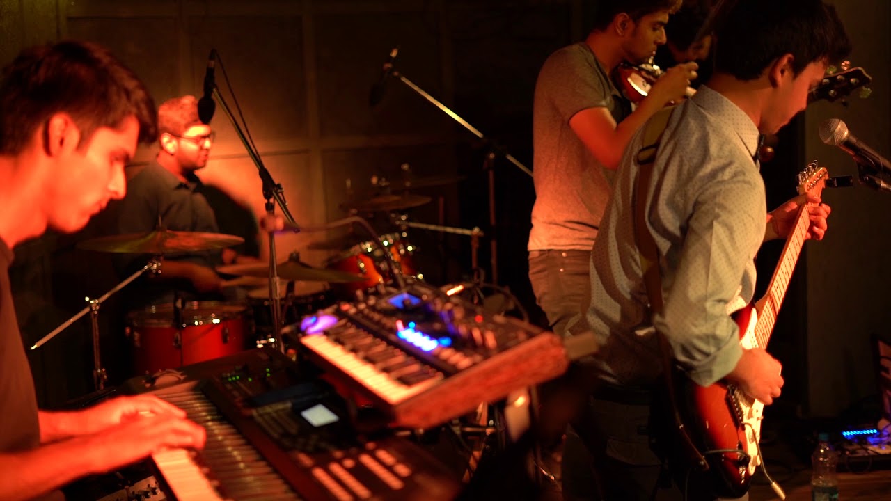 MERAKI (LIVE AT BFLAT, BANGALORE) - SUBMARINE IN SPACE. - YouTube