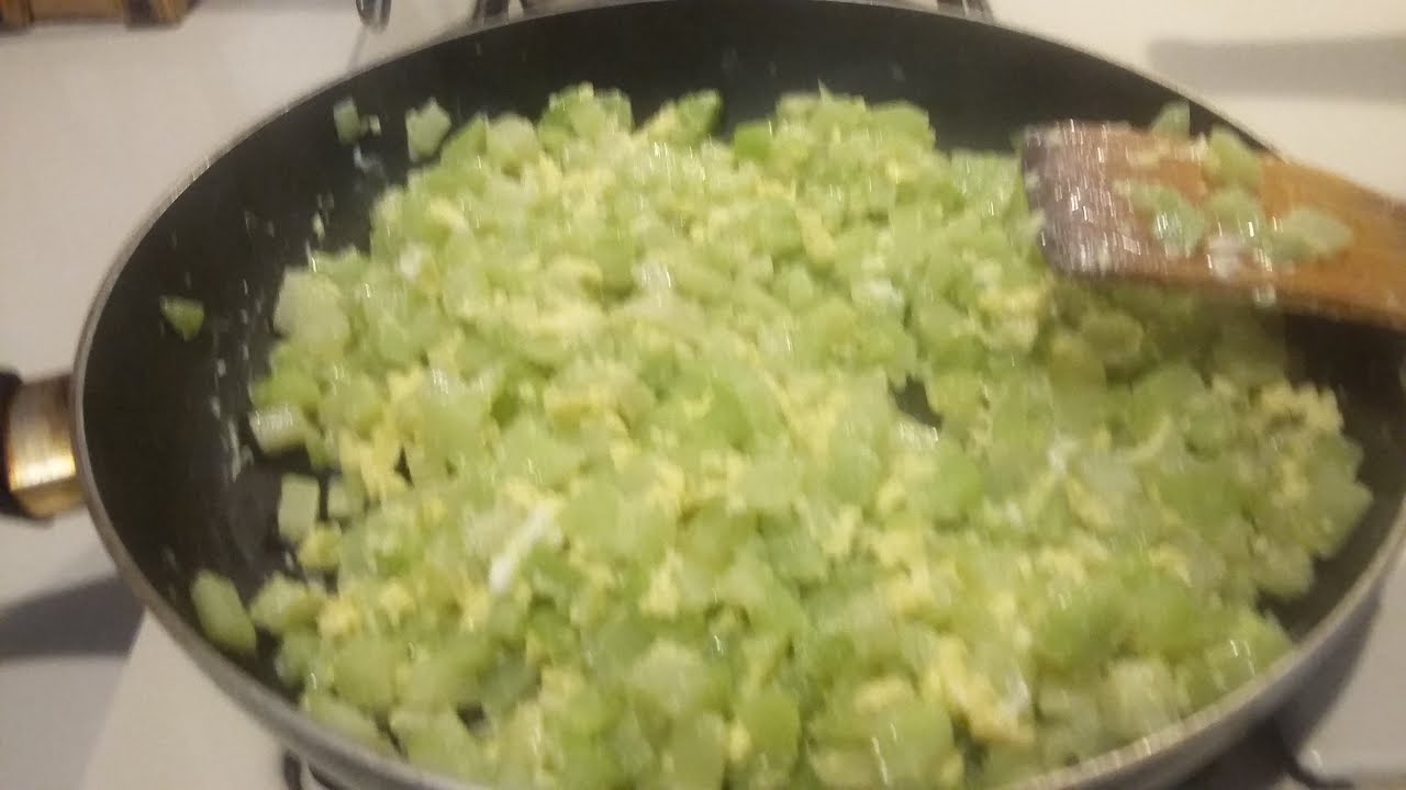 como hacer chayote con huevo / Nua Nuci - YouTube