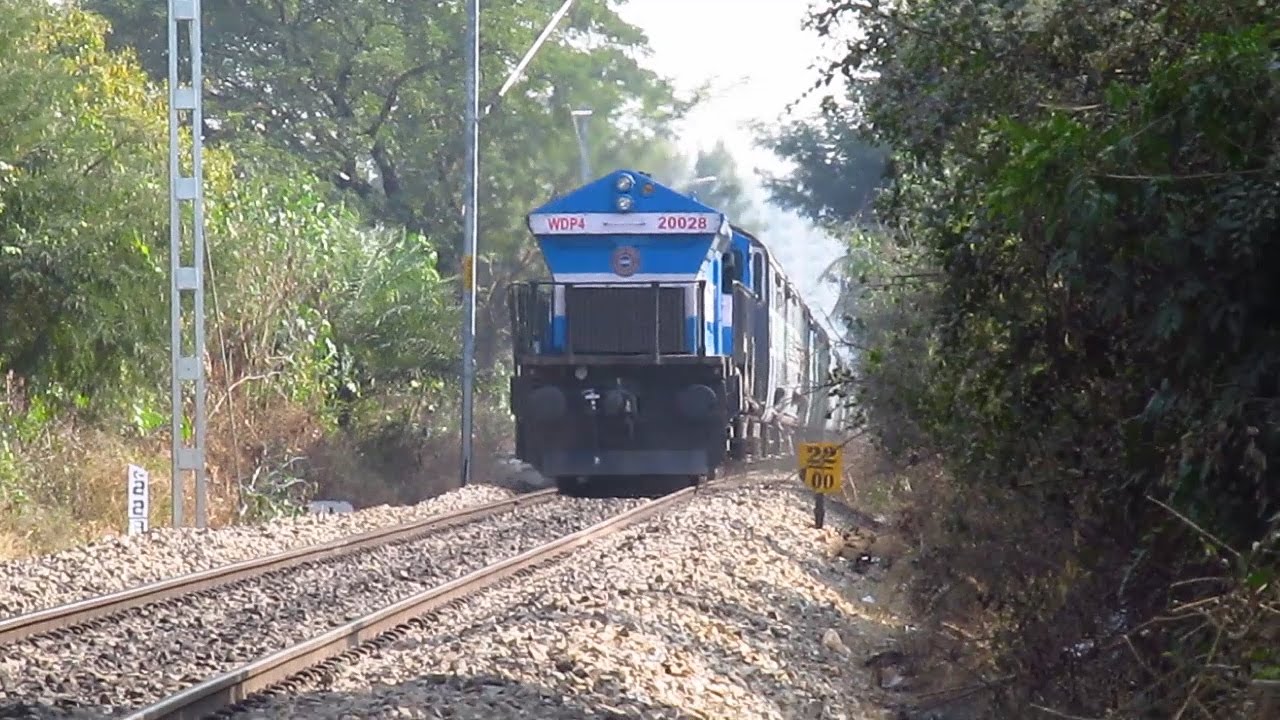 Prasanthi Express led by Long Hood Front WDP 4 : Indian Railways - YouTube