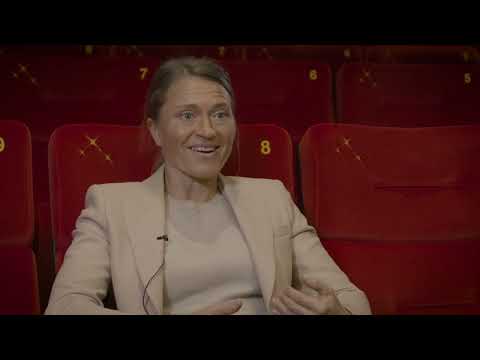 Odotus: käsikirjoittaja & pääosan esittäjä Inka Kallénin haastattelu