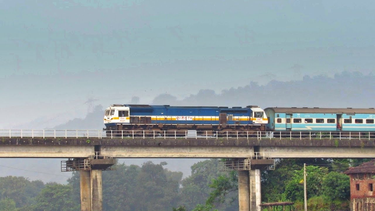 12051 MADGAON JAN SHATABDI Crossing SAVITRI RIVER - Indian Railways ...
