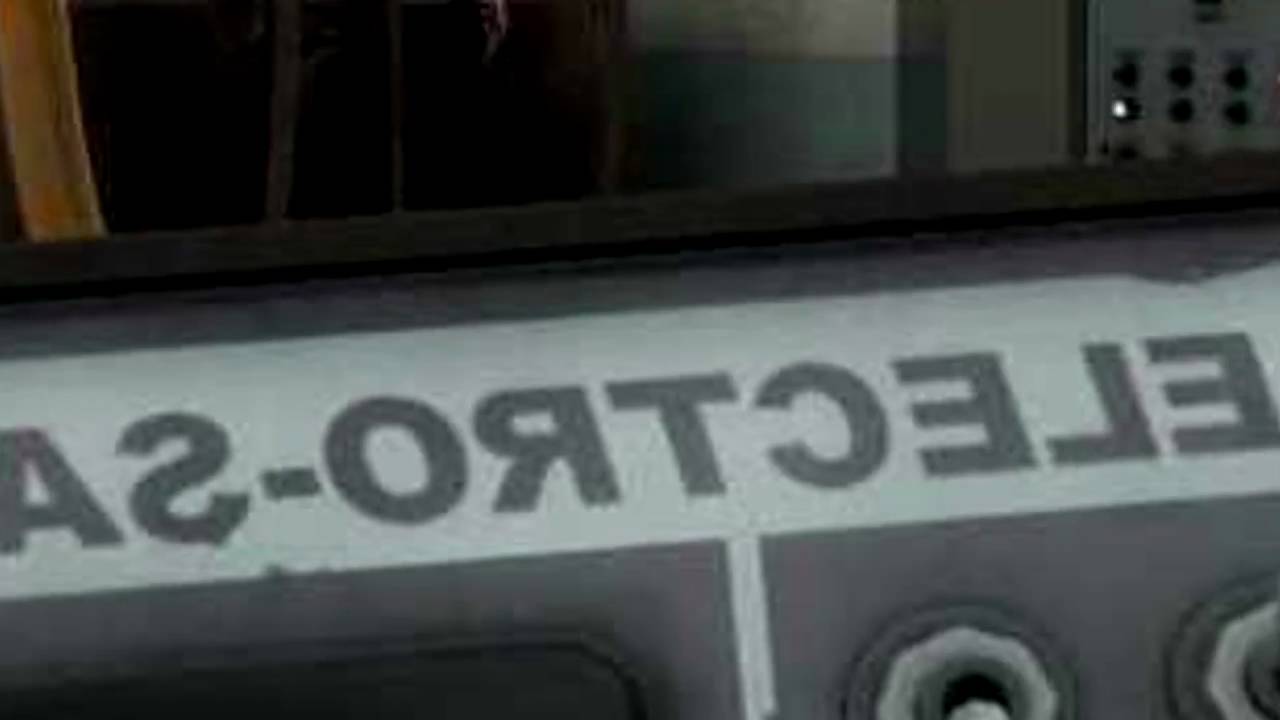 I always knew left handed people were freaks - YouTube