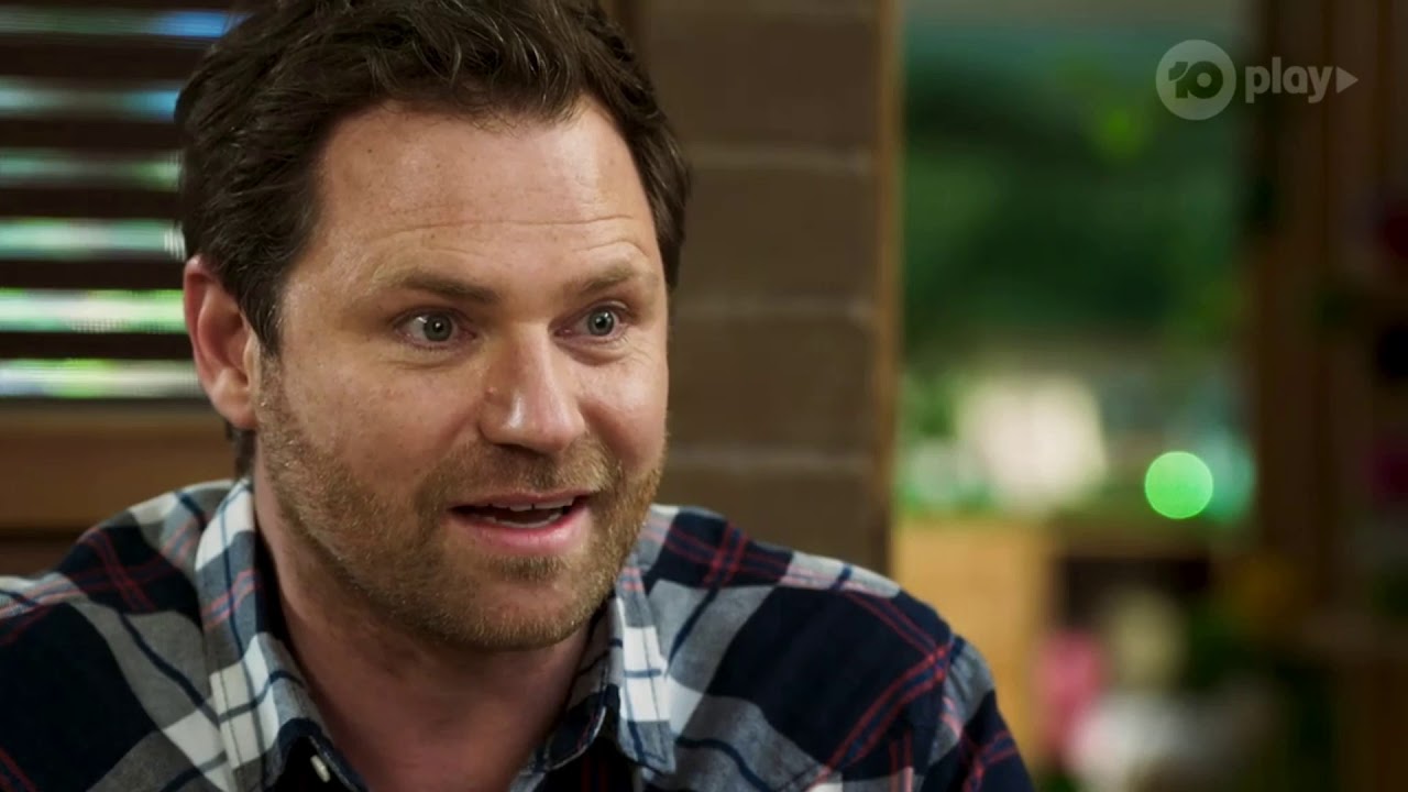 Coming Up: Shane's Confession & Des Returns | Neighbours [2020] - YouTube