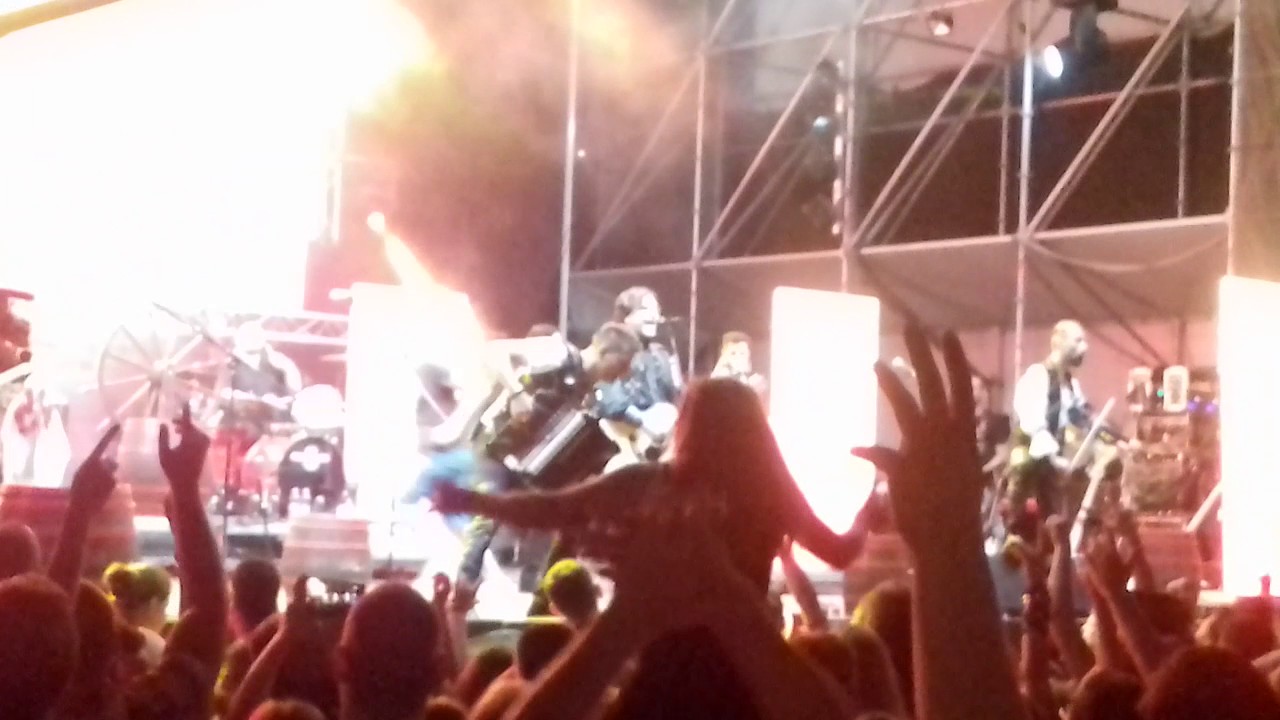 Paddy and the Rats - Join the riot (koncert) - YouTube