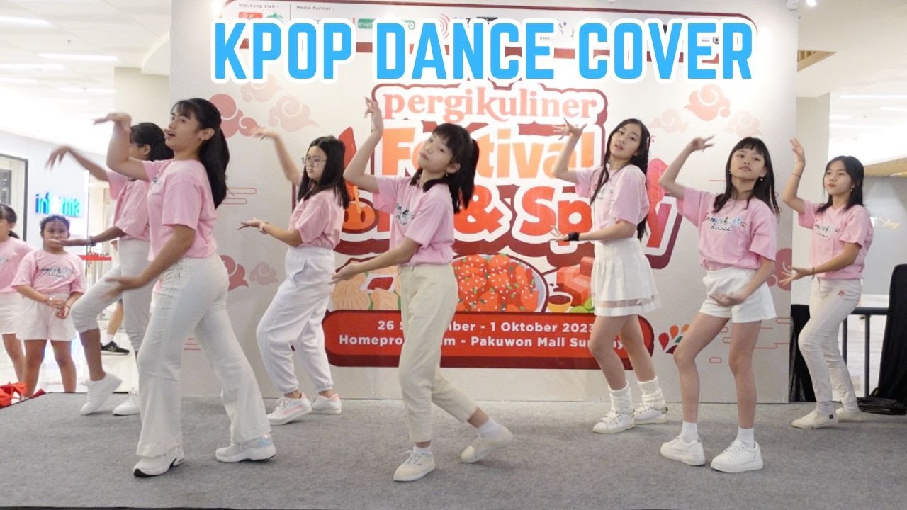 KPOP COVER CLASS - Dance Performance at PAKUWON MALL Surabaya - YouTube