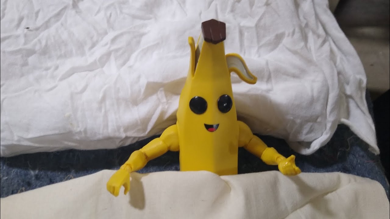 Peely Gets Lucky - YouTube