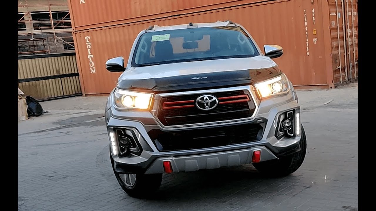 Toyota Hilux- {Cool} Walk Around of Exterior/Interiors with Interesting ...