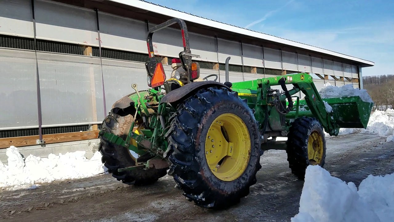 John Deere 5075m to the rescue snow removal - YouTube