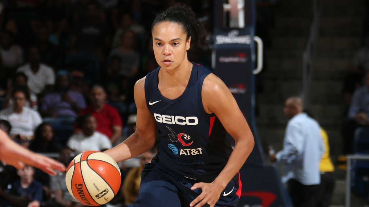 Toliver Records Career-High Assists - YouTube