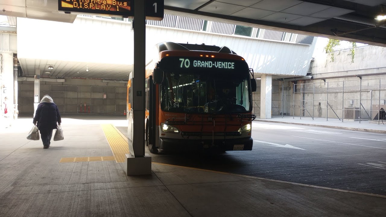 2016 LACMTA New Flyer XN40 4047 - YouTube