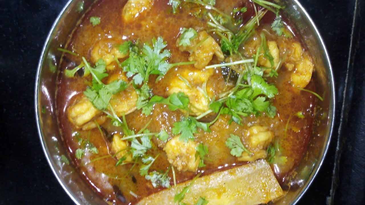 Prawns raw banana pulusu//pachiroyyalu aritikaya pulusu - YouTube