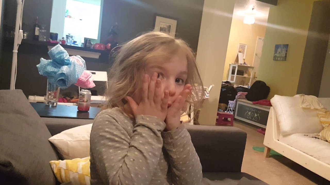 Charlotte Drew singing happy and you know it - YouTube