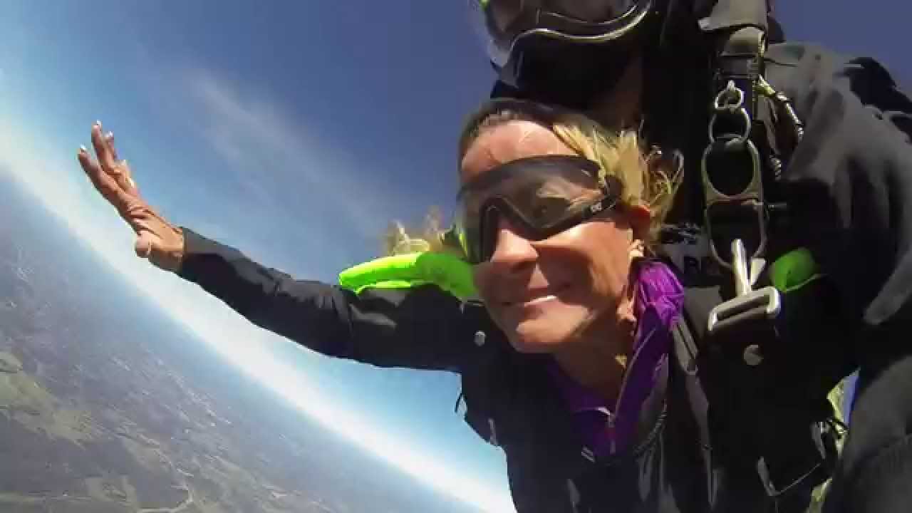 Skydive Tennessee Stacey Cravens - YouTube