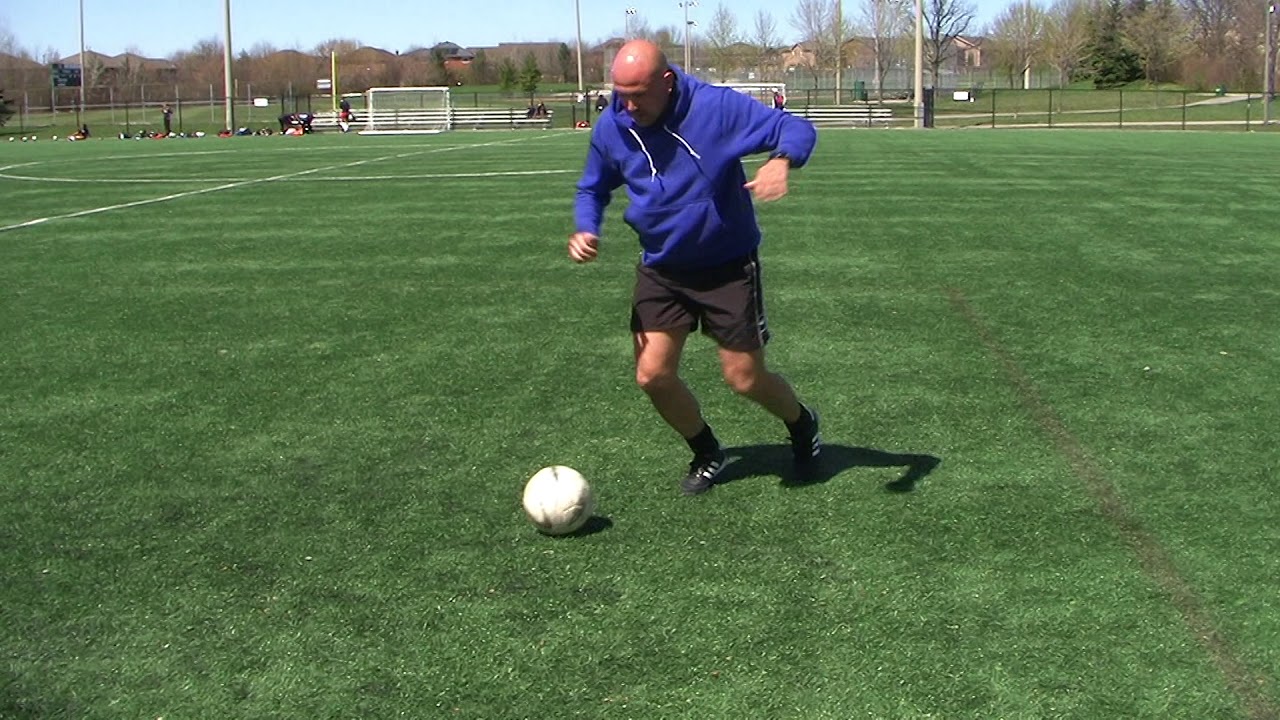 Ball Mastery Cruyff cut - YouTube