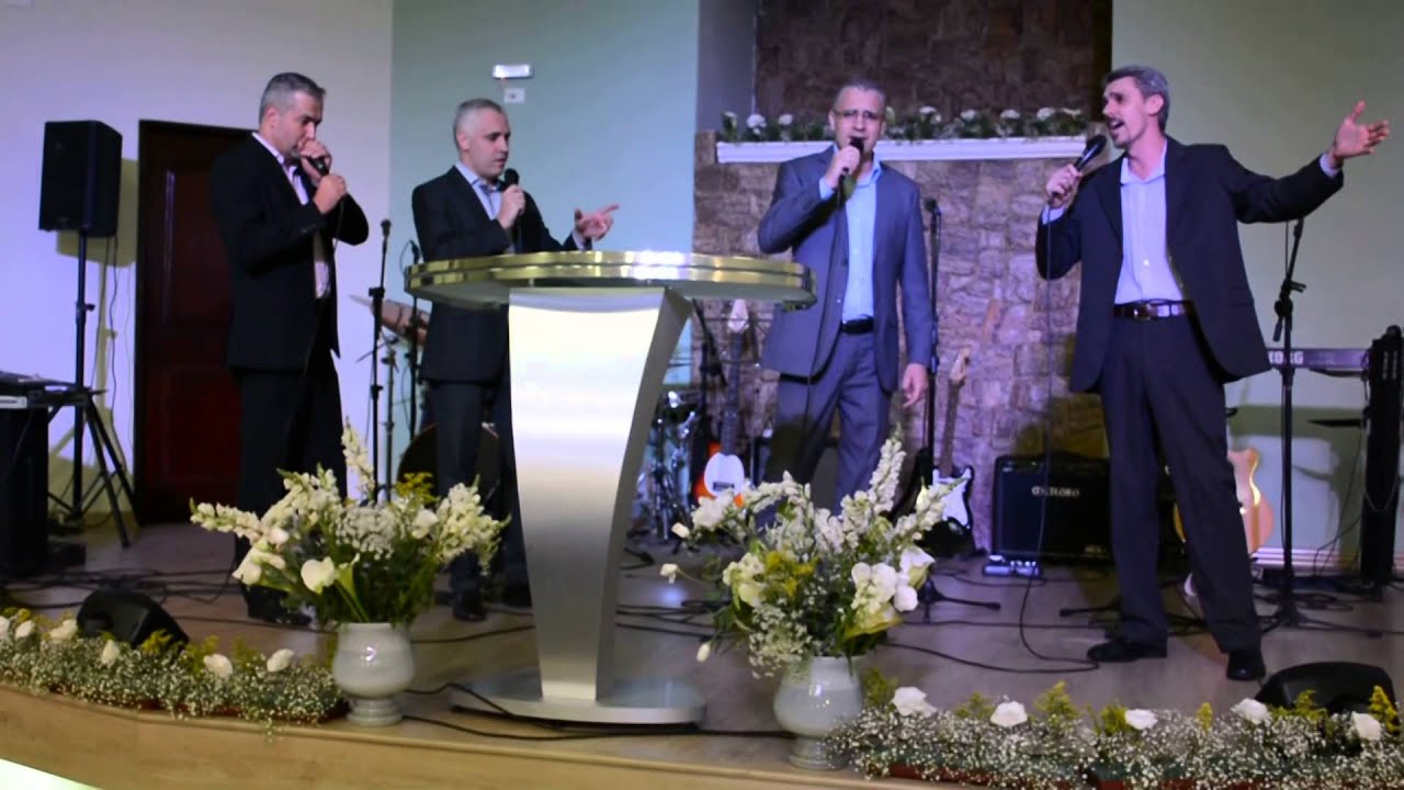 Quarteto Celebração - Jesus me Remiu (Arautos do Rei) - YouTube