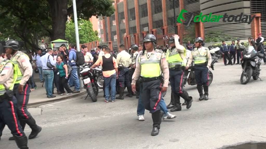 Malandros se apoderan de Caracas-Venezuela - YouTube