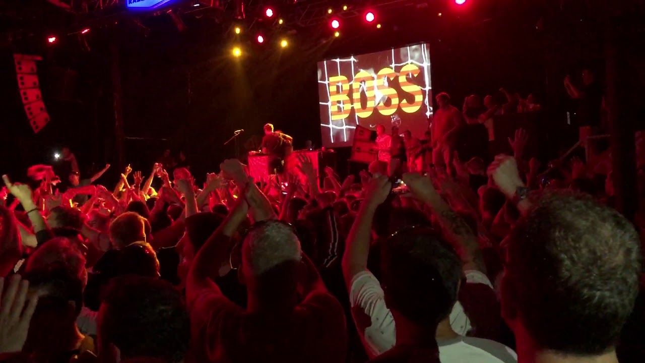 VIRGIL VAN DIJK SONG (EXTENDED) | A BOSS NIGHT LIVE AT RAZZMATAZZ ...