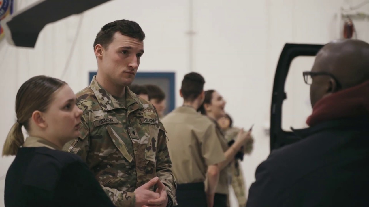 UH 60 (Blackhawk) Helicopter Repairer (15T) - YouTube
