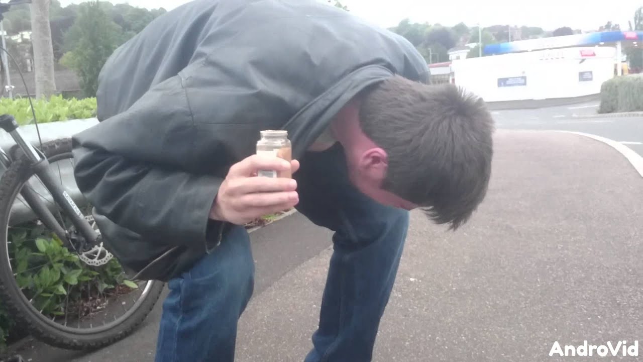 Harry Crompton Show Cinnamon Challenge - YouTube