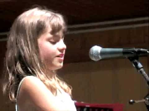 Orianne chante sans musique - YouTube