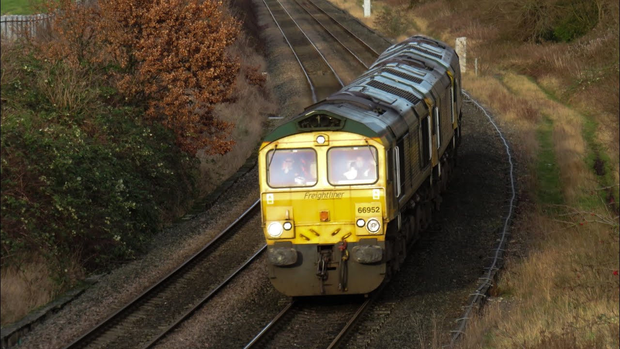 Freightliner Class 66 No's. 66952 + 66615 + 66601 on 0K98 @ Cow Lane on ...