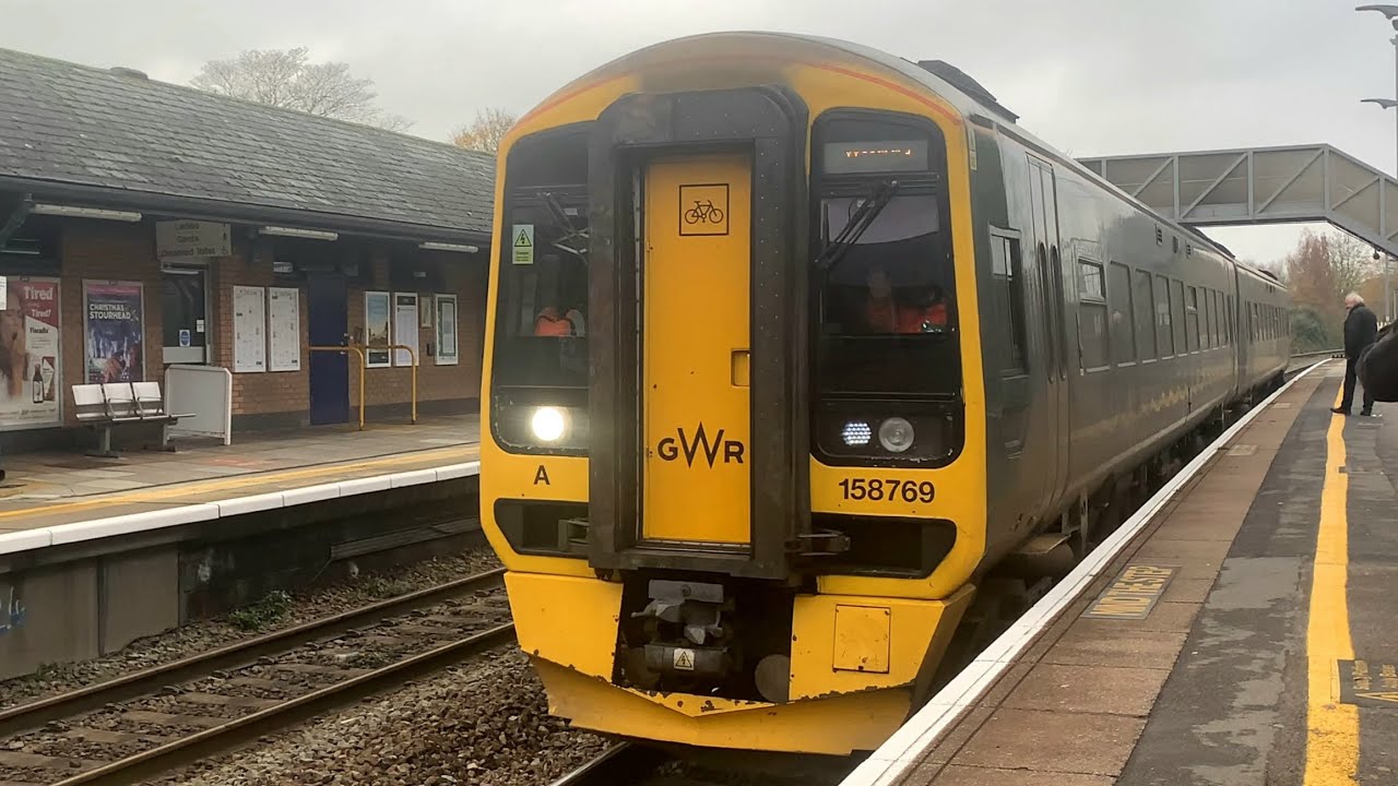 GWR Class 158 departing Trowbridge - YouTube