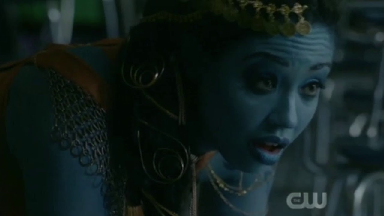 Legacies 1x10 Lizzie And Genie Talk - YouTube