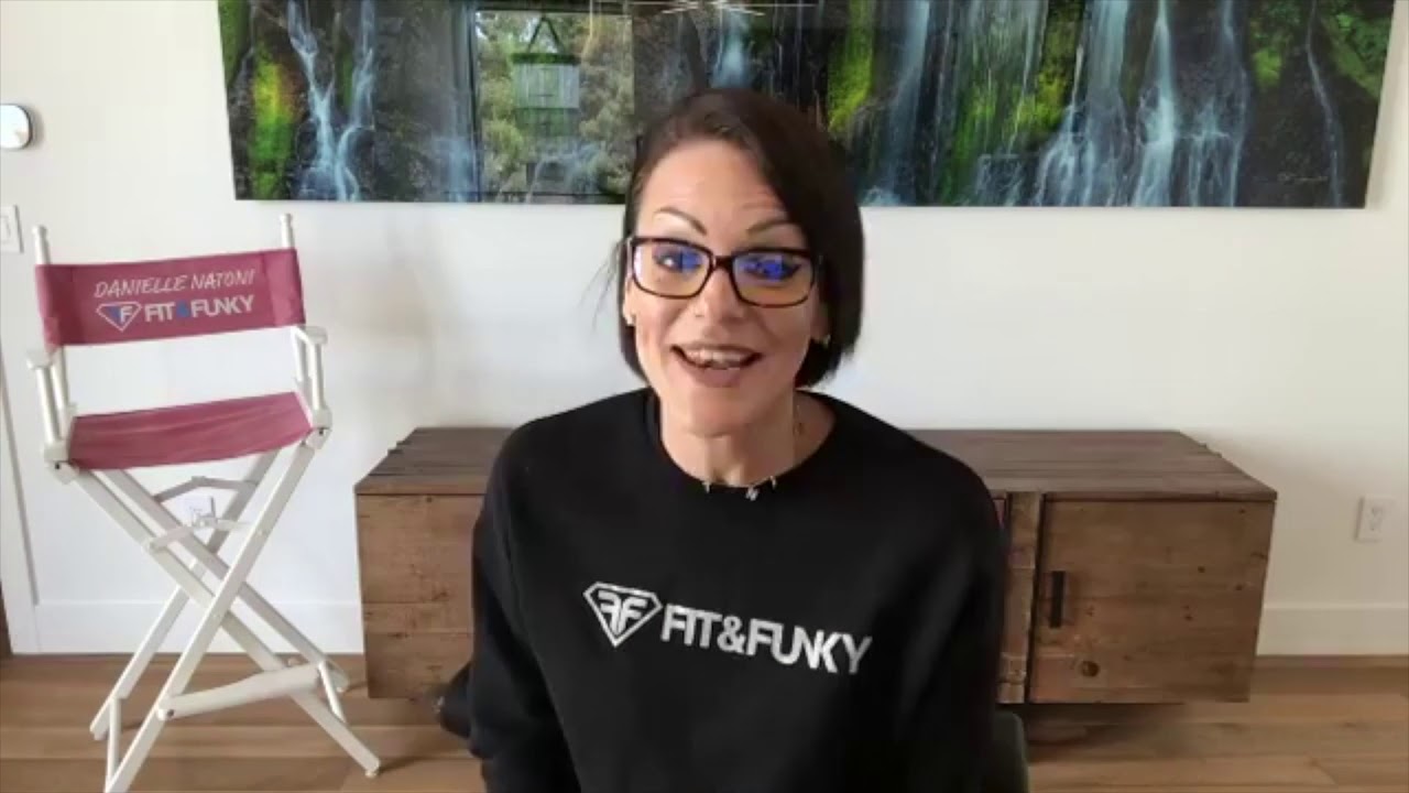 Action Hour Danielle Natoni - YouTube