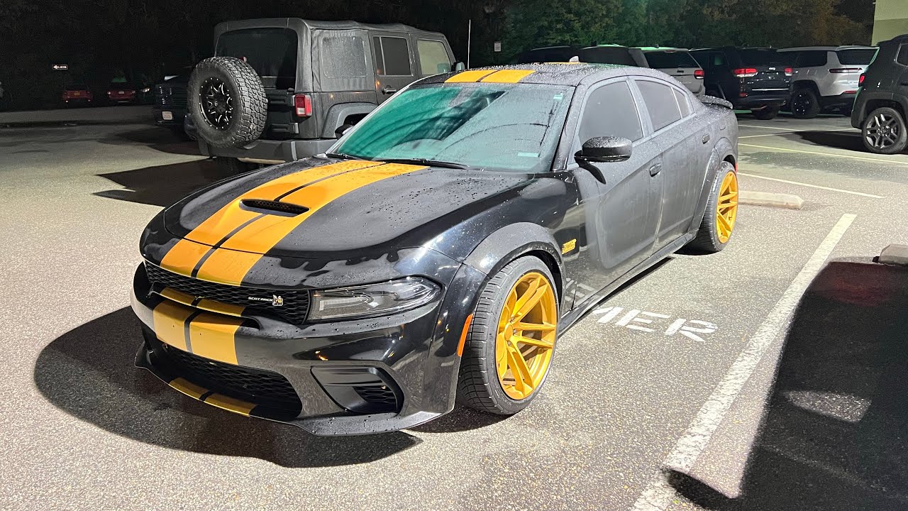 I MIGHT SELL MY HELLCAT FOR THIS WIDE BODY SCAT PACK 392 👀 - YouTube