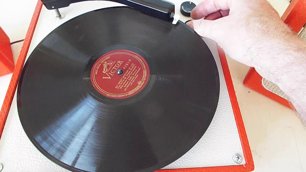 Westinghouse Stereo record player playing a 78 RPM record. - YouTube