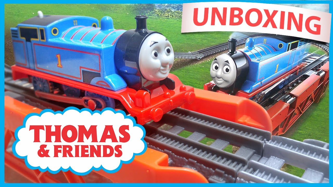 Unboxing: Thomas and Friends Trackmaster 2-in-1 Track Builder Set - YouTube