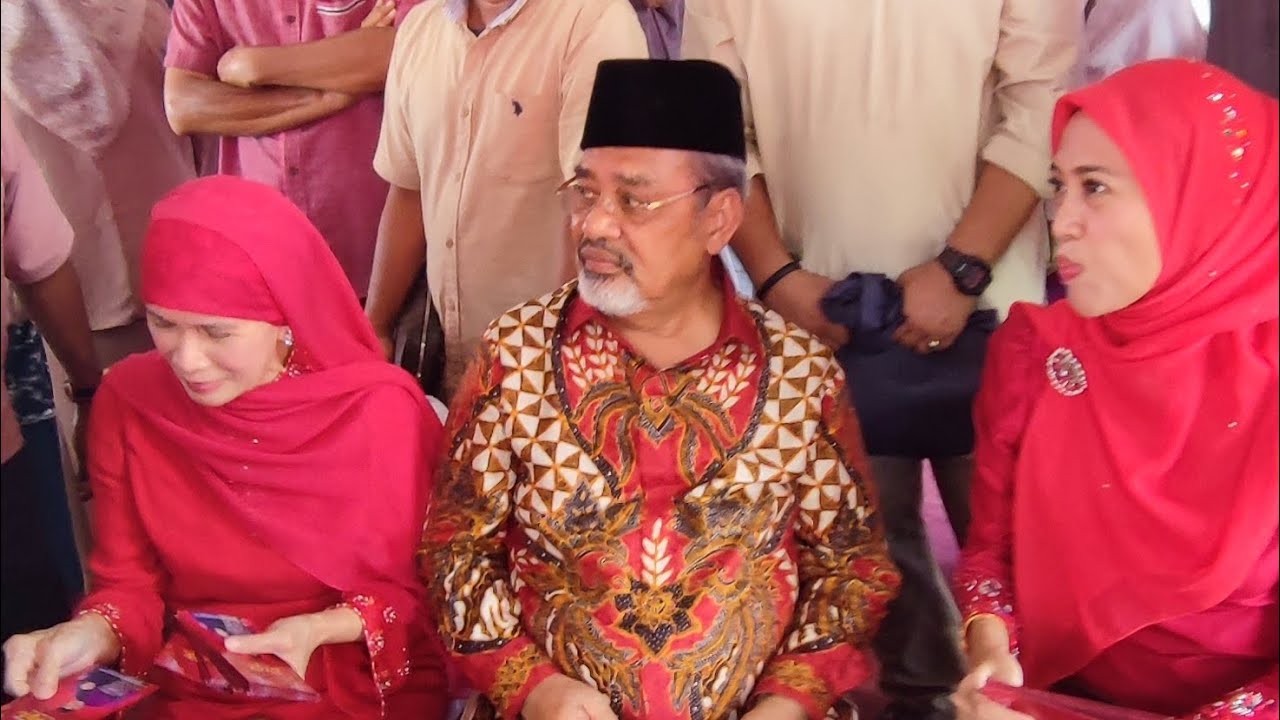 RUMAH TERBUKA AIDILFITRI DATUK SERI TAJUDDIN ABD RAHMAN DI KAMPUNG ...