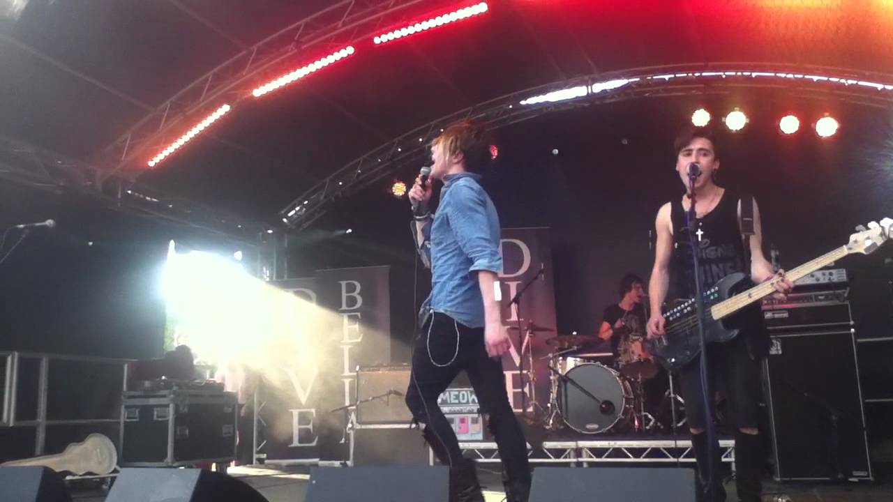 Dive Bella Dive - Animal - Gloucester Park:Live 2012 - YouTube