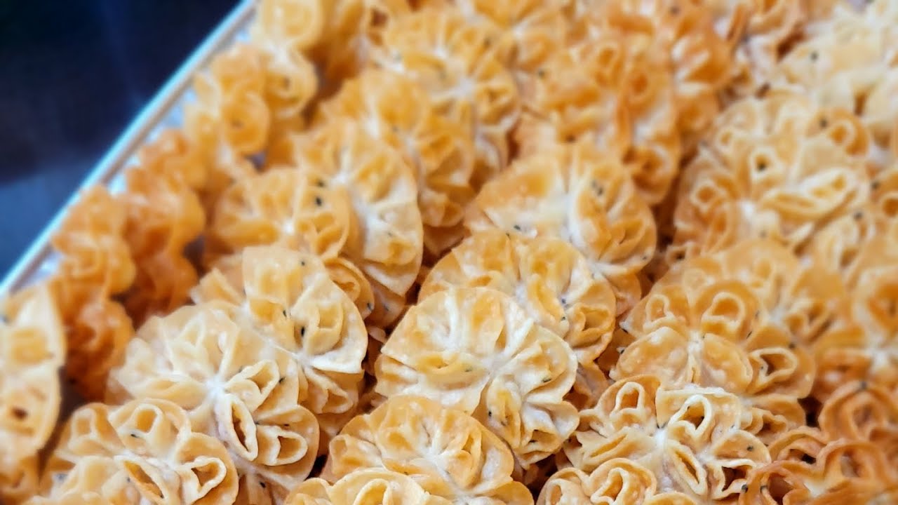 Lotus Flower Cookies (Hmong) - YouTube
