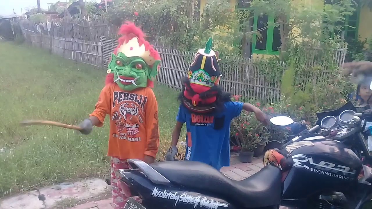 Berokan buta khas indramayu eretan wetan - YouTube