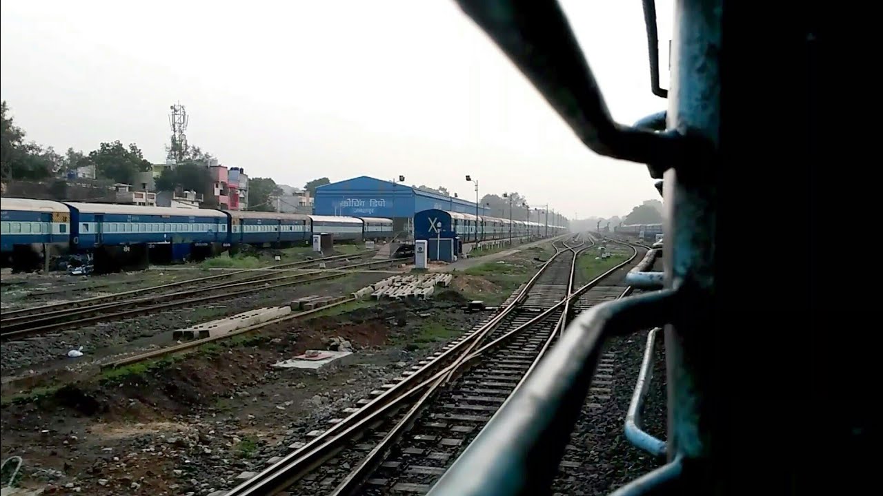 Arriving Jabalpur Junction & Departing 2017| the Massive Jabalpur Curve ...