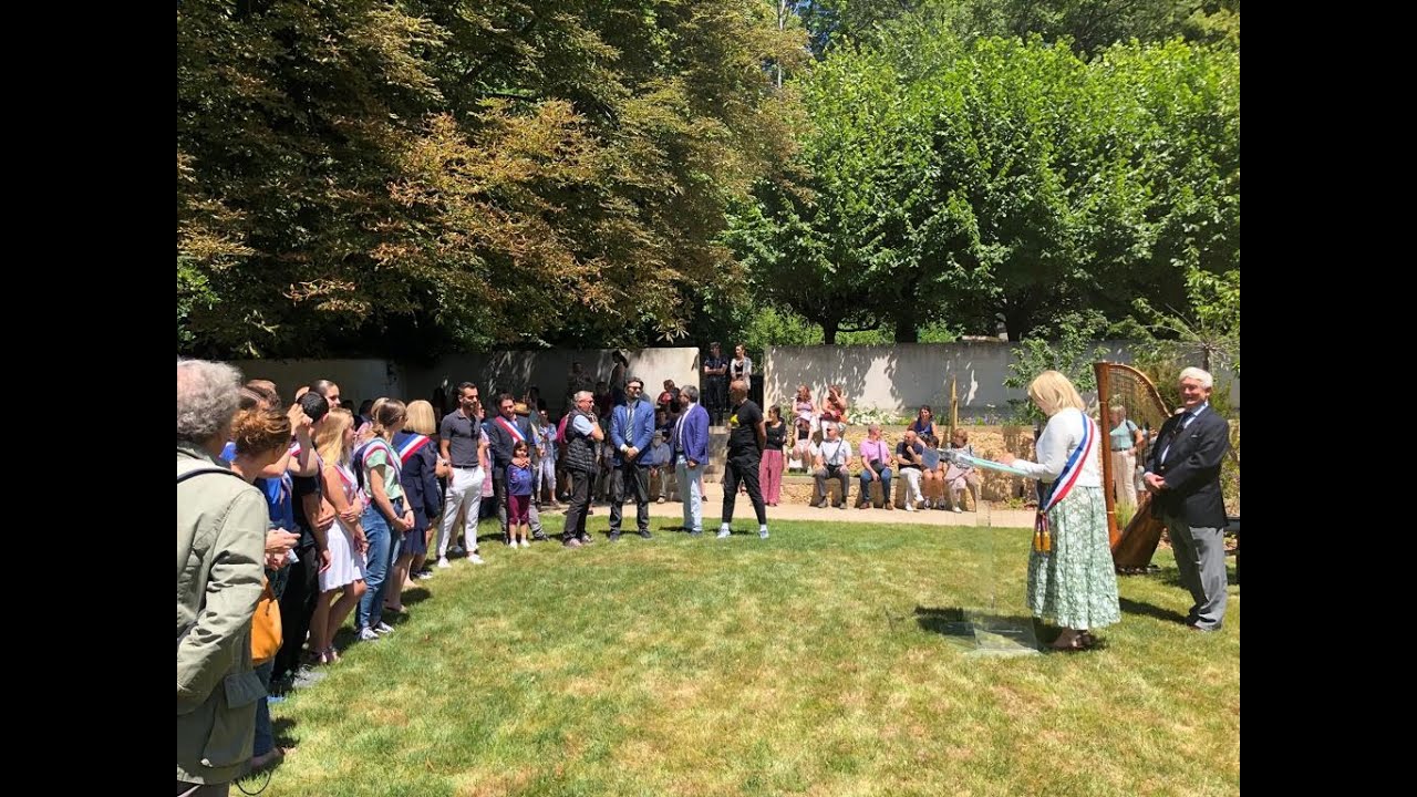 Inauguration de la chapelle Rohan-Chabot et de ses jardins - YouTube