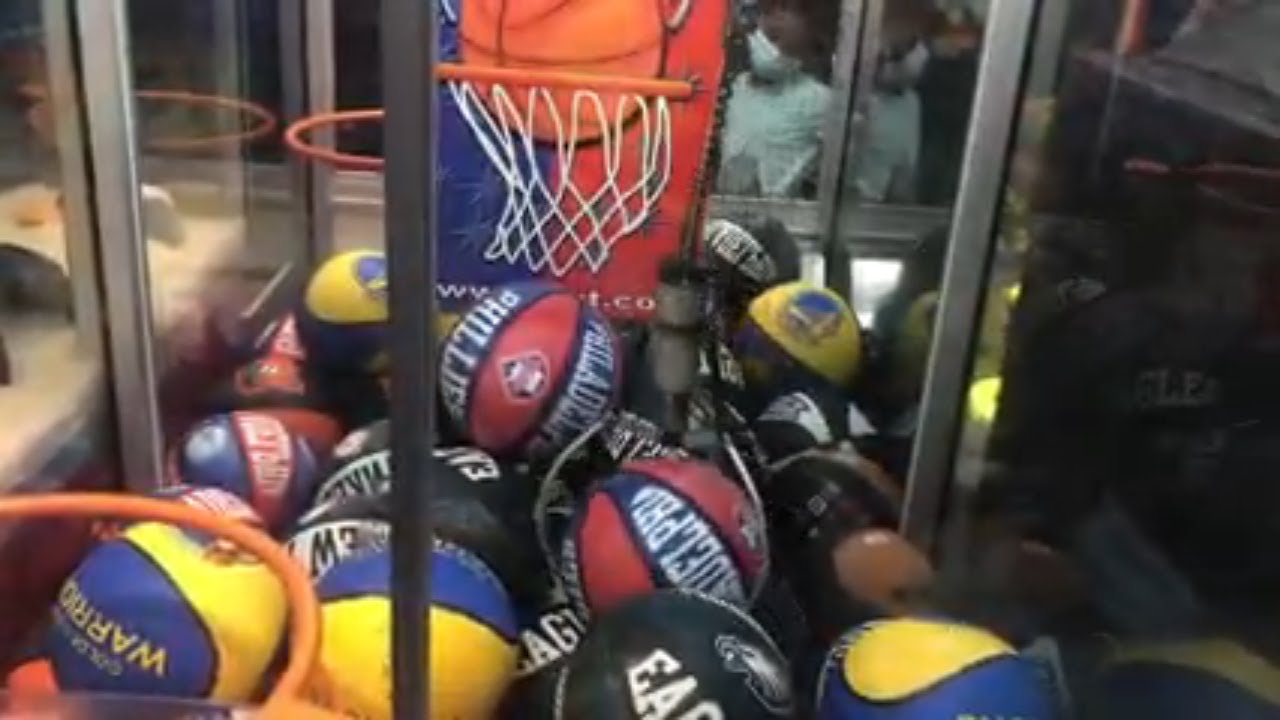 Slam Dunk Claw Machine - YouTube