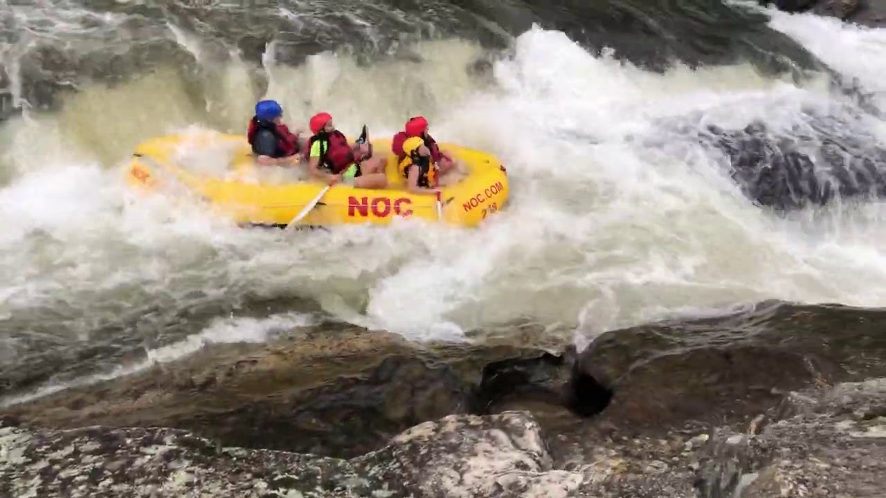 White water rafting guide falls off raft. - YouTube