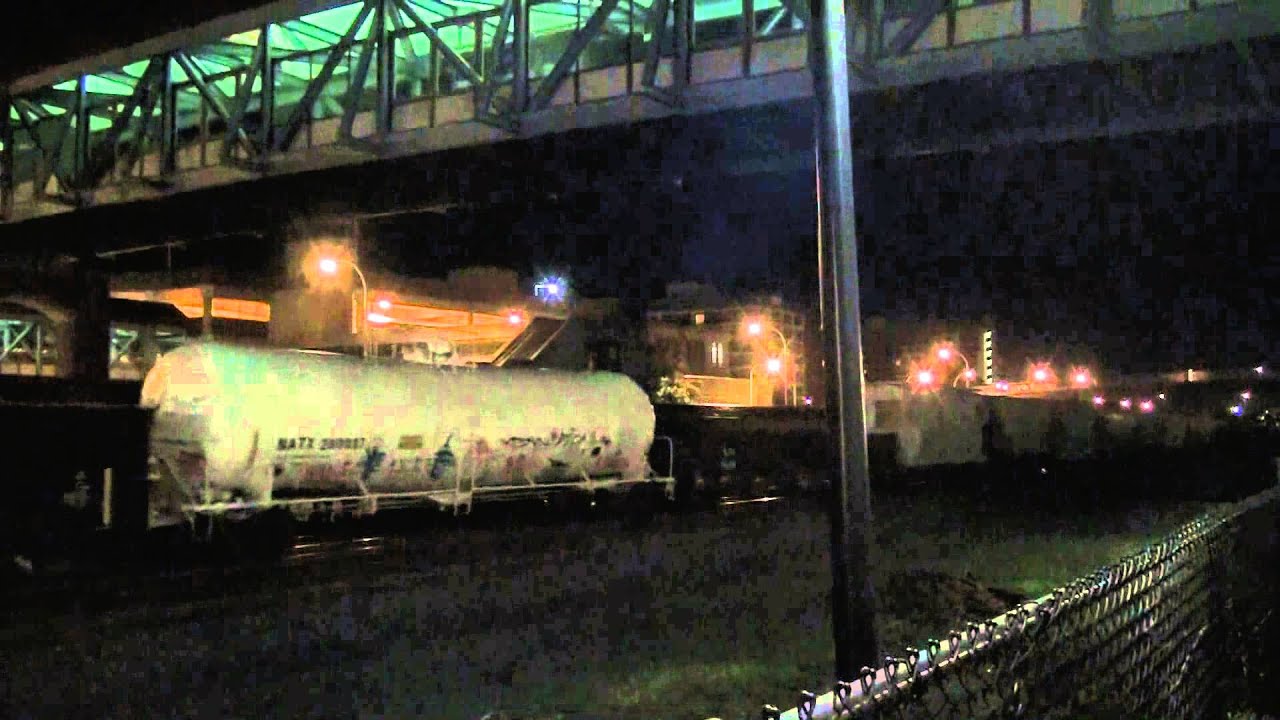 Extra Section: UP DDA40X 6944 Arrives in Altoona - YouTube