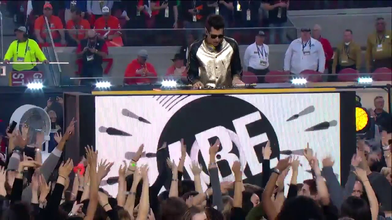 One of the best live performances ever ( Beyonce / Bruno mars ...