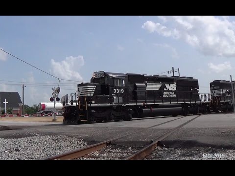 HD: NS 3319 leads NS Train A43 in Bremen, GA - YouTube
