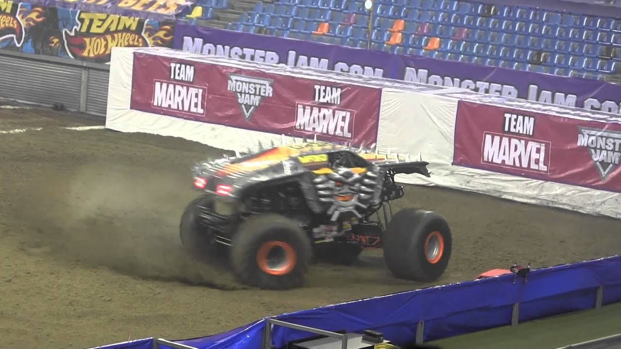 Monster Jam Arnhem 2014 - Maximum Destruction v.s Thor Dual Donut ...